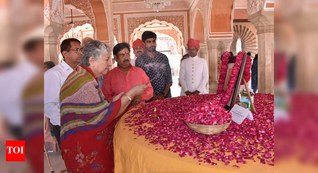 Rajasthani poets enthrall with poetry recitation on Sawai Jai Singh's ...