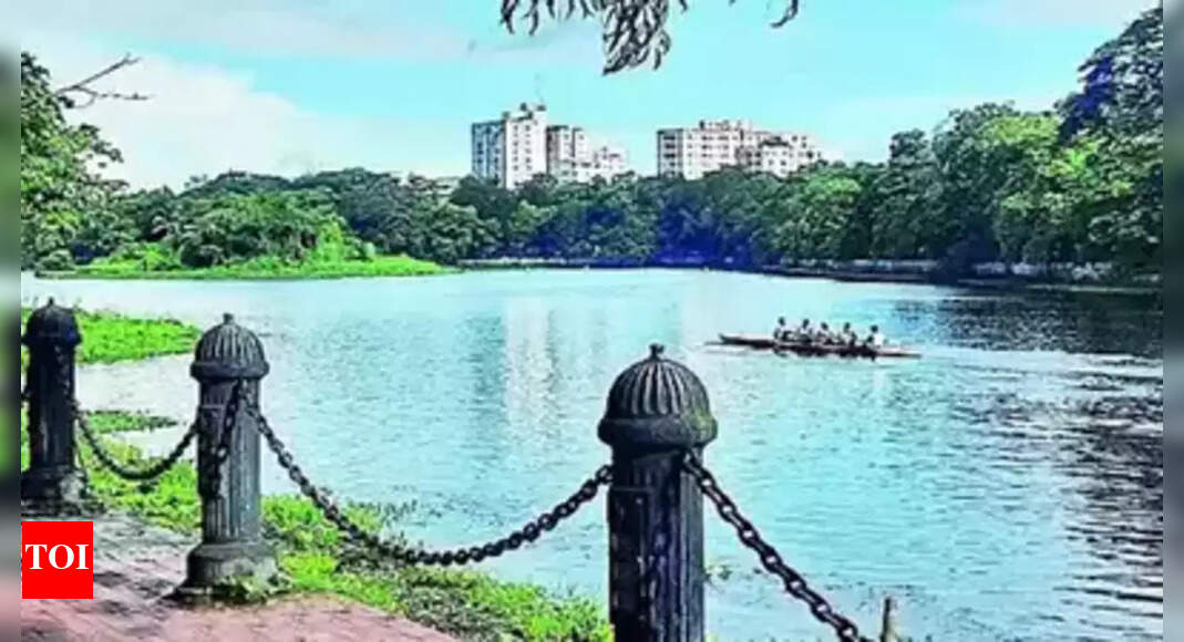 Kolkata's Rabindra Sarobar Lake clubs to close for Chhath Puja ritual ...