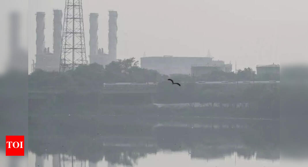 New Delhi Struggles with Severe Smog as Air Quality Worsens | Delhi ...