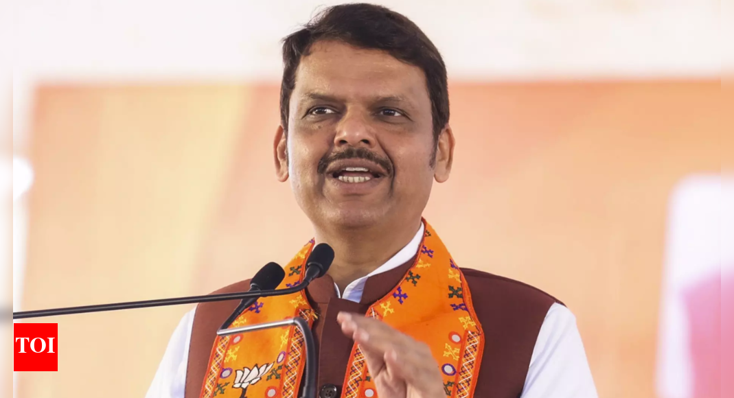 Devendra Fadnavis Slams Rahul Gandhi Over 'Blank Pages' Message at ...