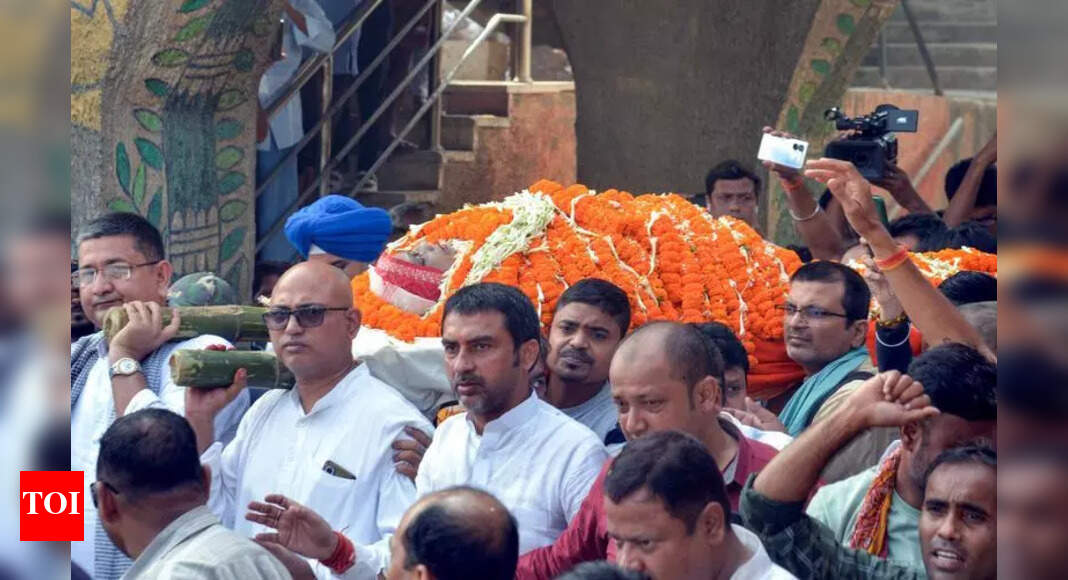 Beloved Folk Singer Sharda Sinha Laid to Rest with State Honors in ...