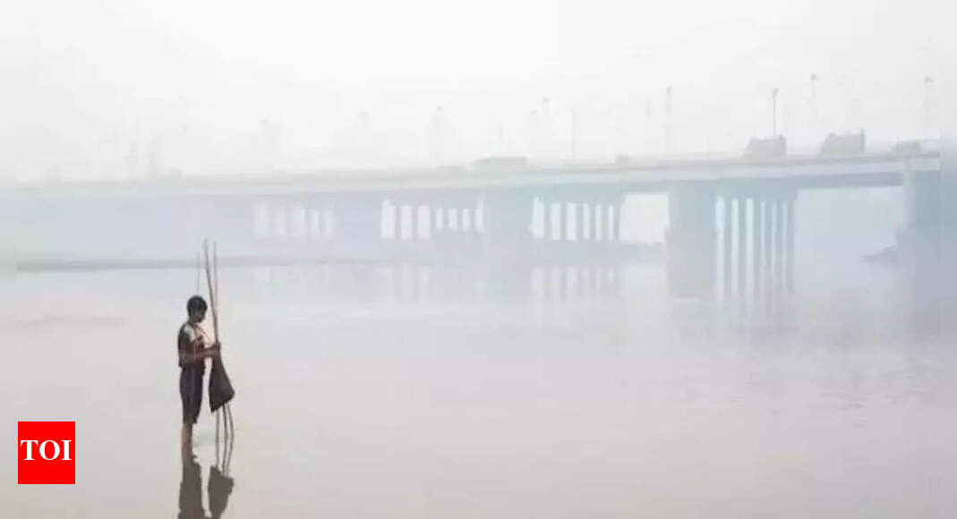 Pakistan chokes with alarming levels of pollution as AQI crosses 2100 ...