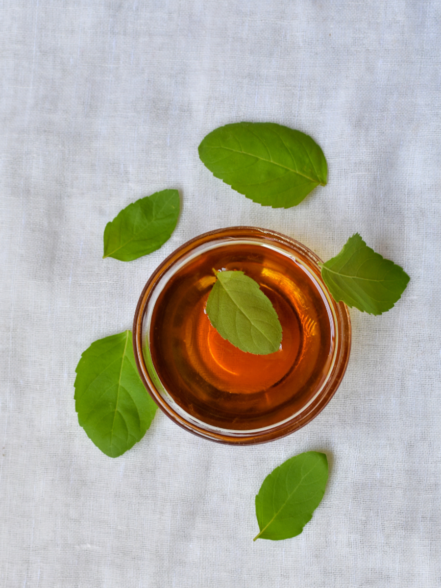 Tulsi benefits: 8 healthy reasons to eat tulsi patta every morning ...