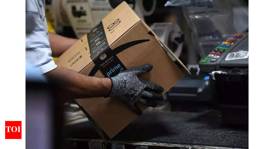 How two men looted Amazon of cameras, iPhones worth lakhs of rupees via ...