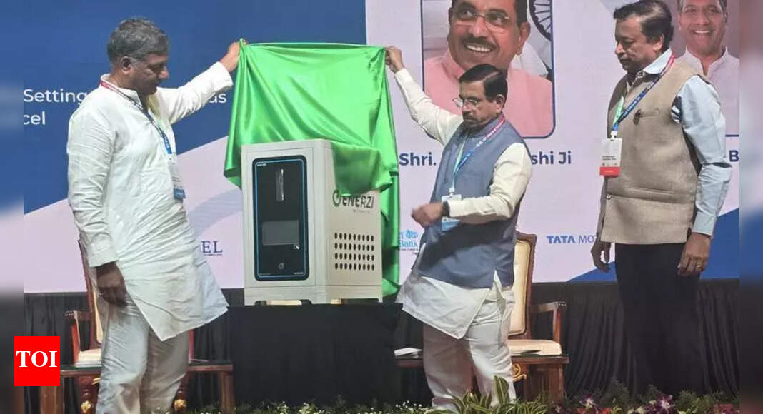 Empowering Students: Union Minister Pralhad Joshi Urges Techies to ...