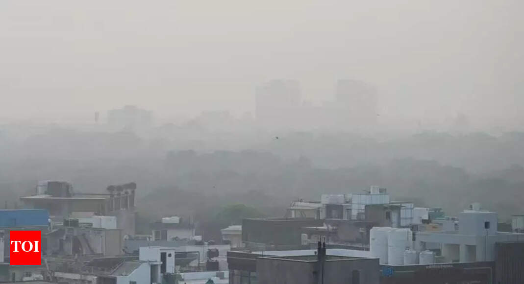 Gurgaon's Air Quality Lingers in 'Poor' Category as Smog Chokes the ...