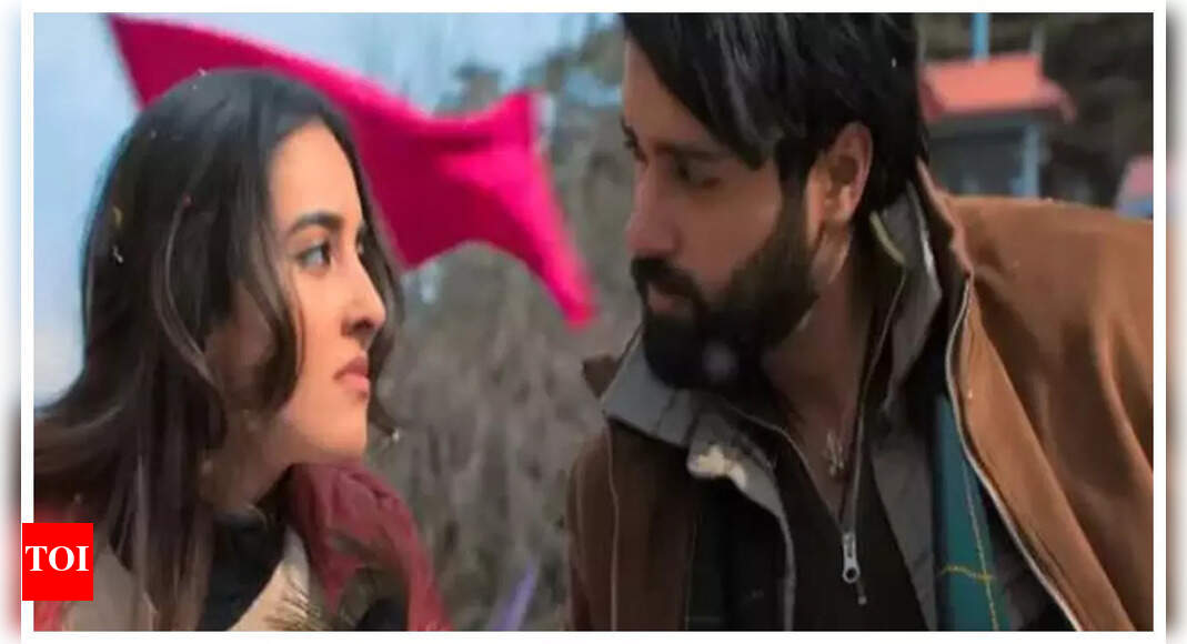 First song 'Yaadon Ke Jharokhon Se' from Anil Sharma's 'Vanvaas' out ...