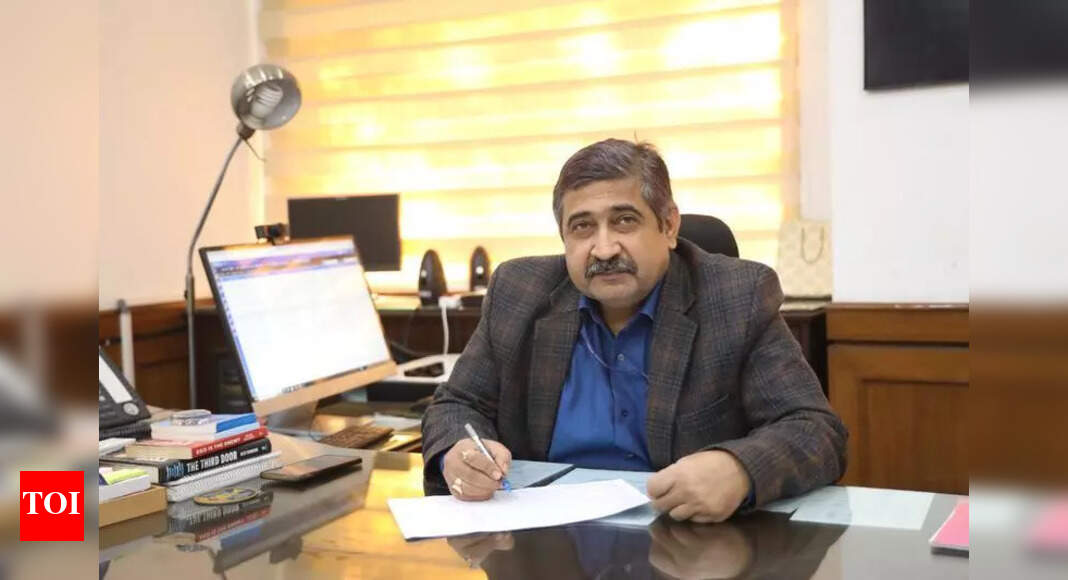 Vijay Kumar Singh Appointed as Acting Vice-Chairman of DDA | Delhi News - The Times of India