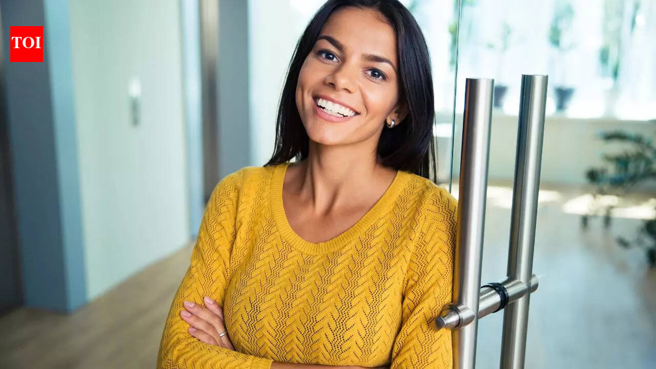 Personality test: How you cross your arms reveals THIS about you