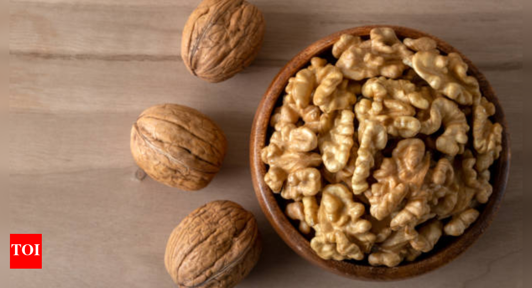 Soaking walnuts in water vs soaking in milk: Which is healthier ...