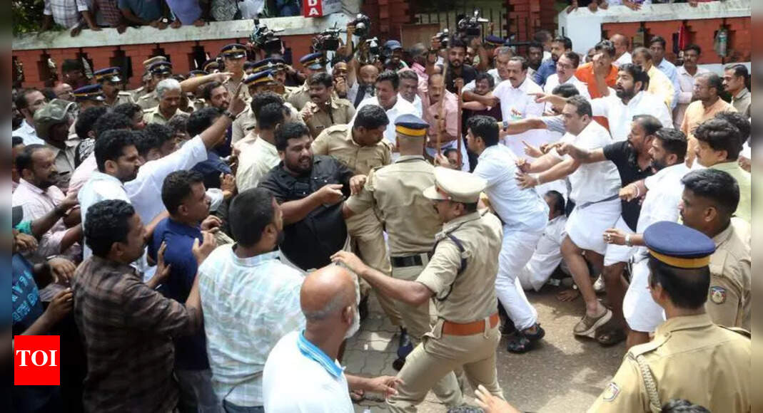 Violence Erupts During Chevayur Co-op Bank Elections, Congress Calls ...