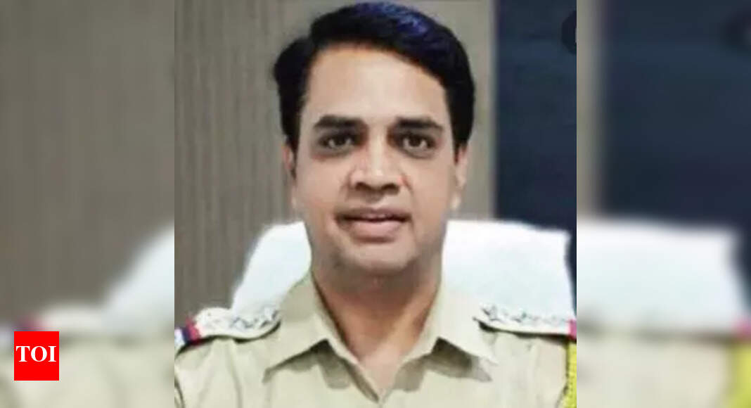 Bomb Scare at Antilia: Dismissed Cop Denied Bail in Hiran Murder Case | Mumbai News - Times of India