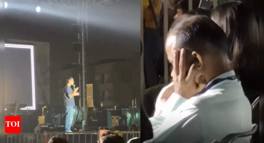 Standup comedian Yash Rathi asked to end show at IIT Bhilai over ...