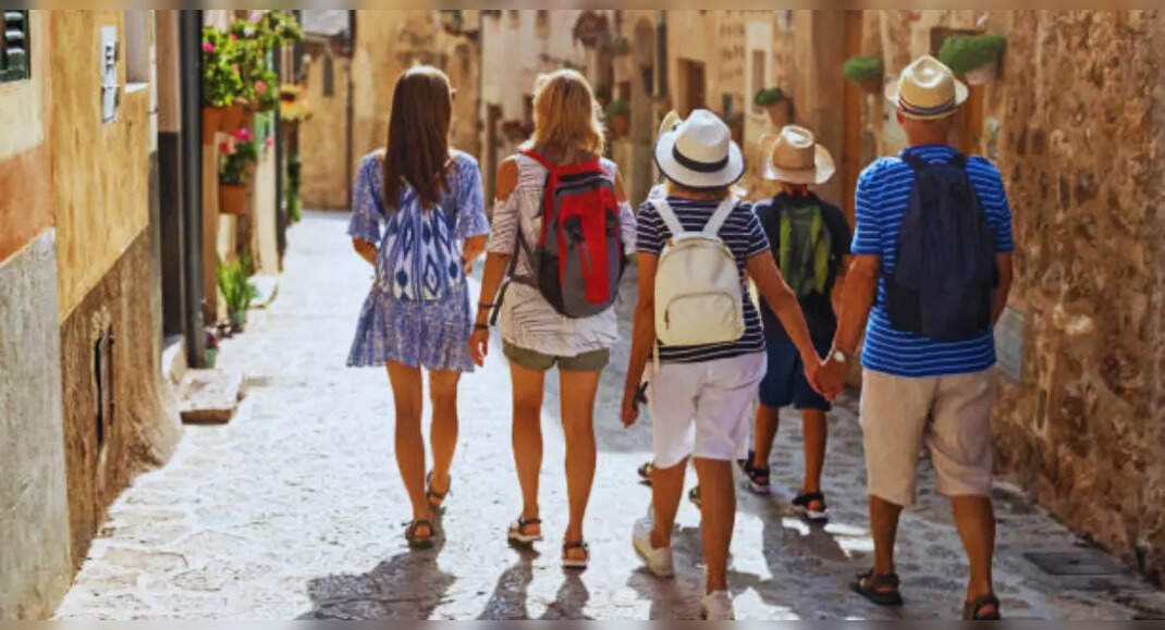 Family Holiday Trips: Vacation like a pro: Tips for travelling with ...