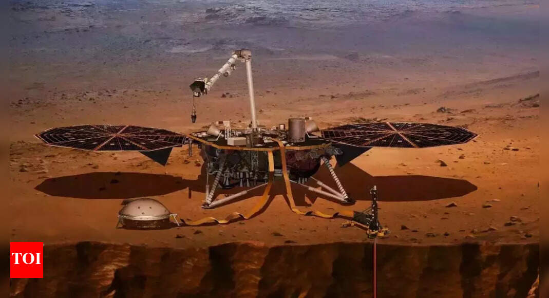 NASA's Curiosity rover uncovers rare sulphur stones on Mars through ...