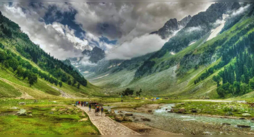 Scenic River Valley India: From Kashmir to Brahmaputra: Scenic river ...