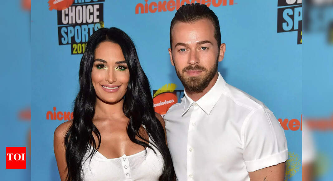 Nikki Garcia: Nikki Garcia's Digital Detox: Post-Divorce Instagram ...