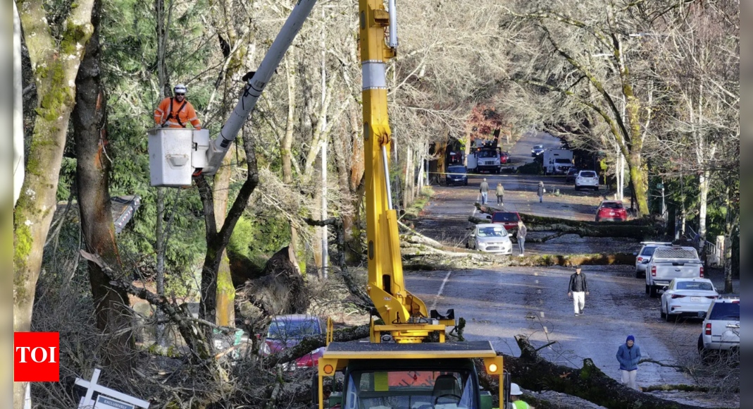 Bomb cyclone batters US Northwest with fierce winds and heavy snowfall ...