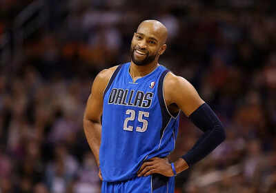 “It’s unbelievable”: Vincent Carter gets emotional as the Raptors pays ...