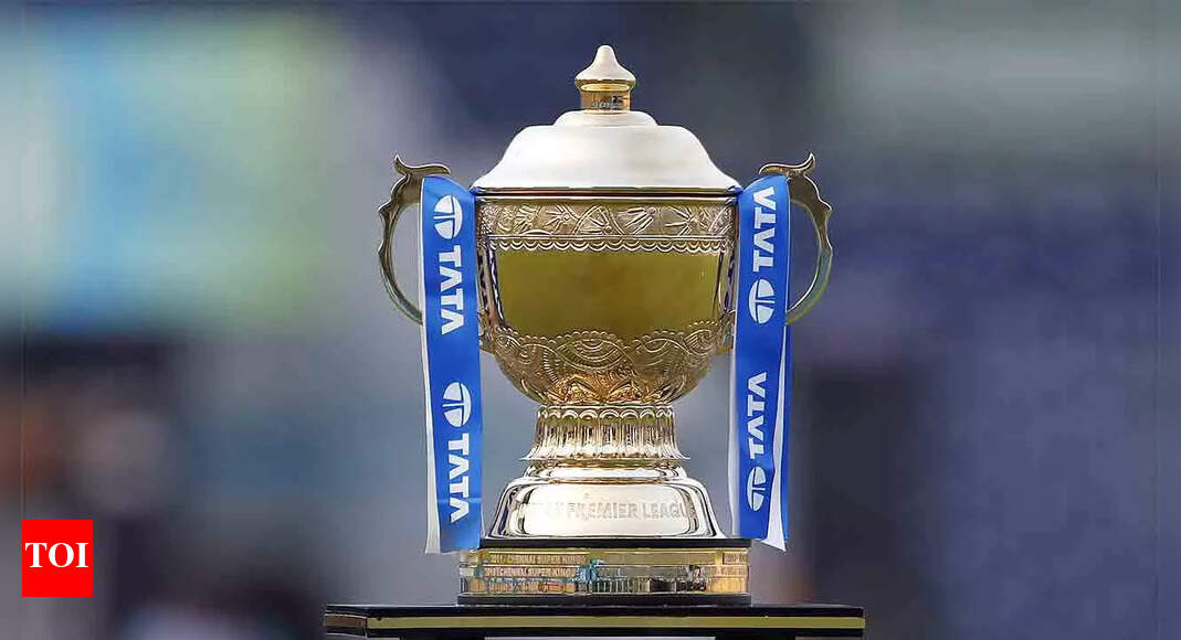 Watch: IPL Trophy's day out in Jeddah ahead of 2025 mega auction ...