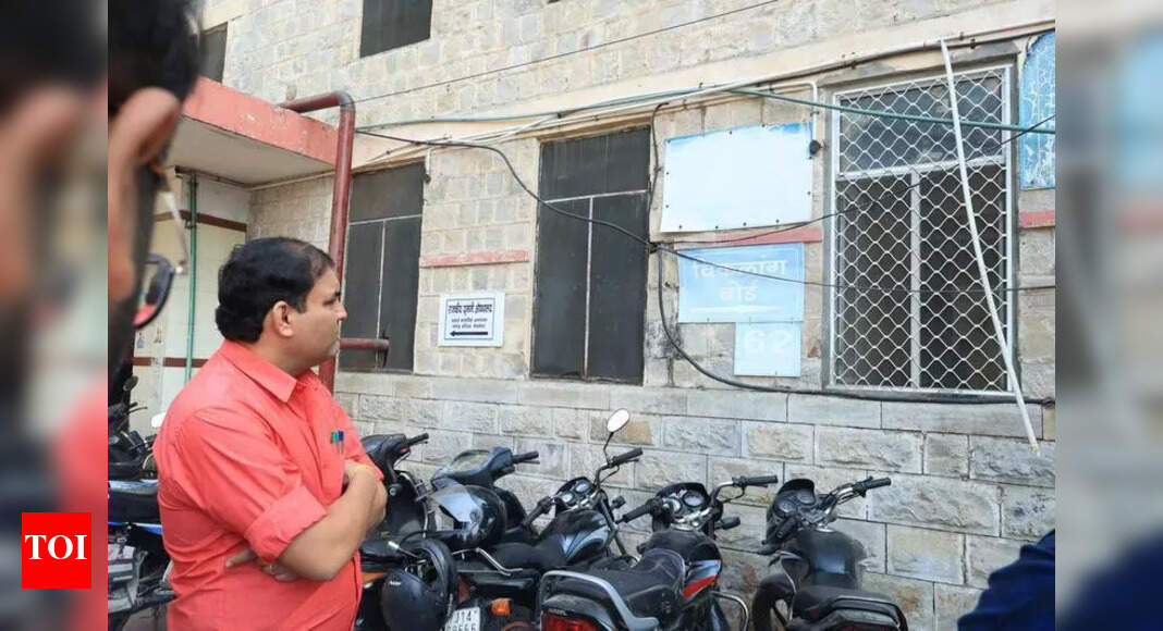 SMS Hospital Faces Backlash Over 'Viklang' Sign and Accessibility ...