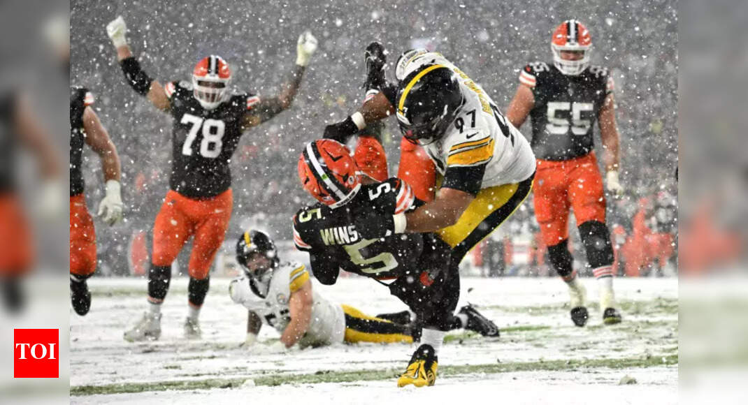 Snow Blankets the Field as Browns Defeat Steelers in Dramatic Finish ...