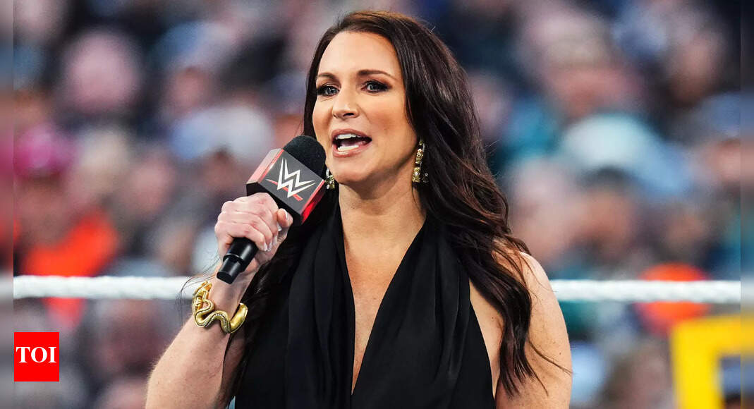Stephanie McMahon: Stephanie McMahon BACK in Action? Corporate Power ...