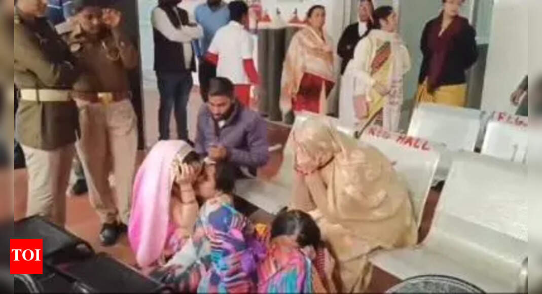 Tragic School Bus Accident Claims Life of 8-Year-Old Girl in Jalaun | Kanpur News - Times of India