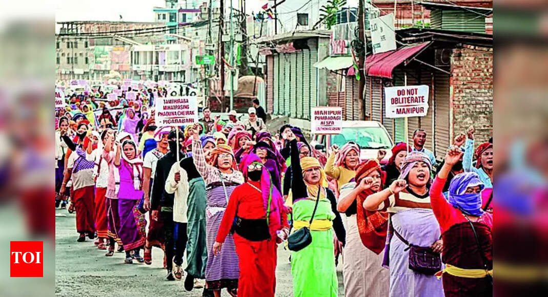 Manipur unrest: Hundreds defy Imphal curfew, hold anti-Afspa protest ...