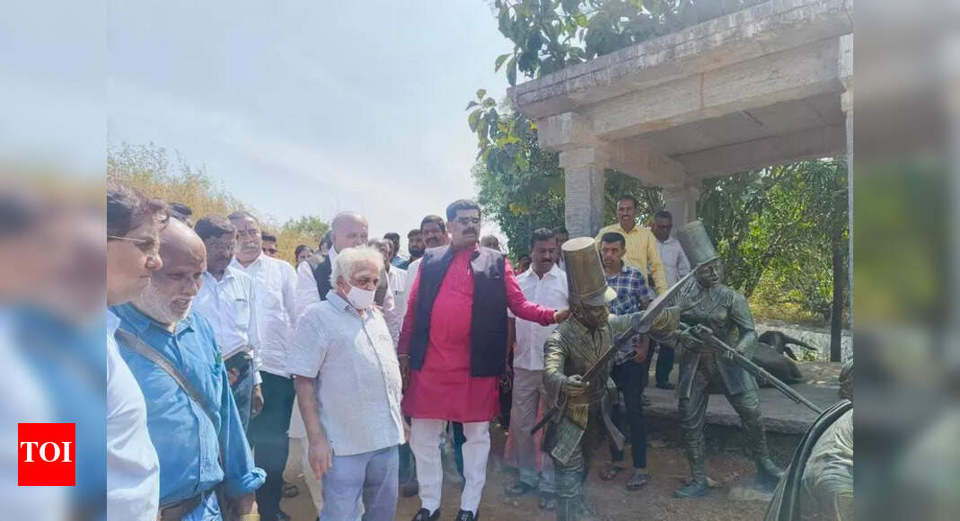 Shivaraj Tangadagi Inspects Progress of Sangolli Rayanna Museum in ...