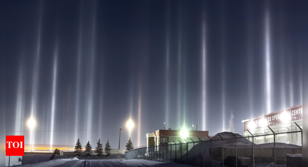 Why Alberta’s freezing night sky lit up with dazzling light pillars at ...