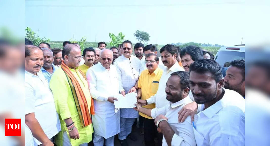 BJP MLA Yatnal Leads Anti-Waqf Rally in Yadgiri, Farmers Protest Land ...