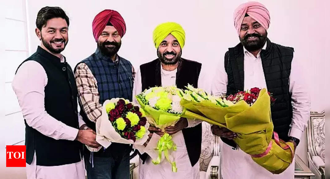 AAP's 'Shukrana Yatra' Reaches Batala: A Celebration of Victory in ...