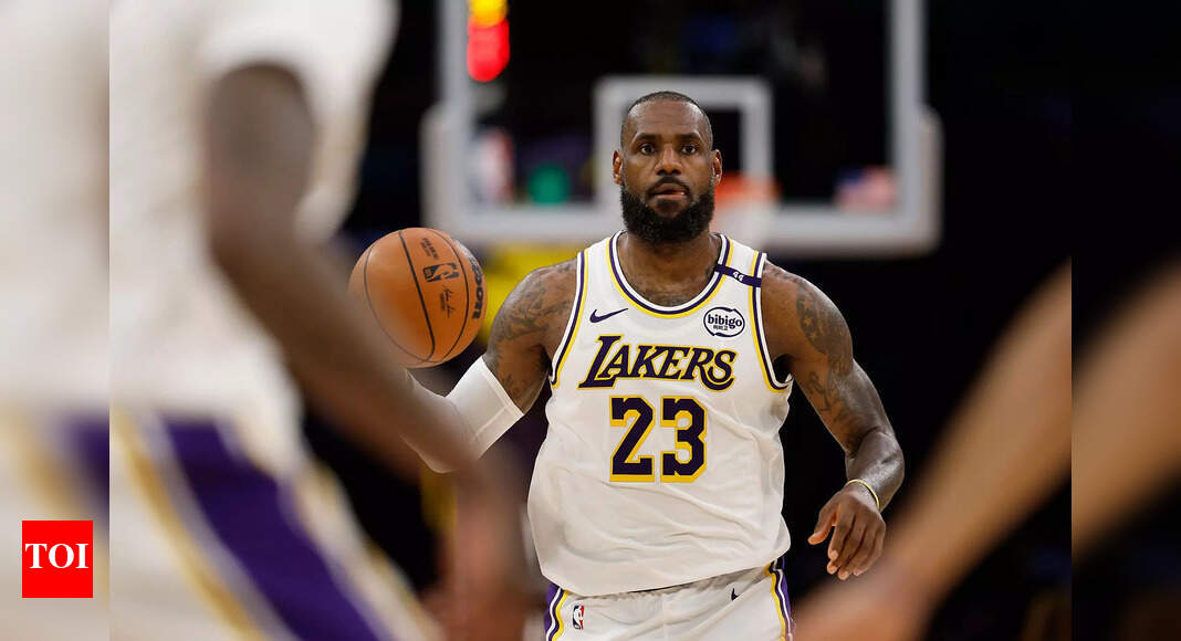 LeBron James makes NBA history as second player to reach 15,000 field ...