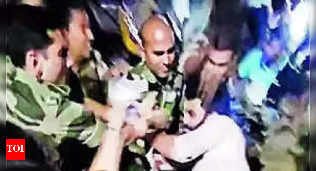 CISF jawans assault doctor, kin in Mumbai road rage; FIR filed | Mumbai ...