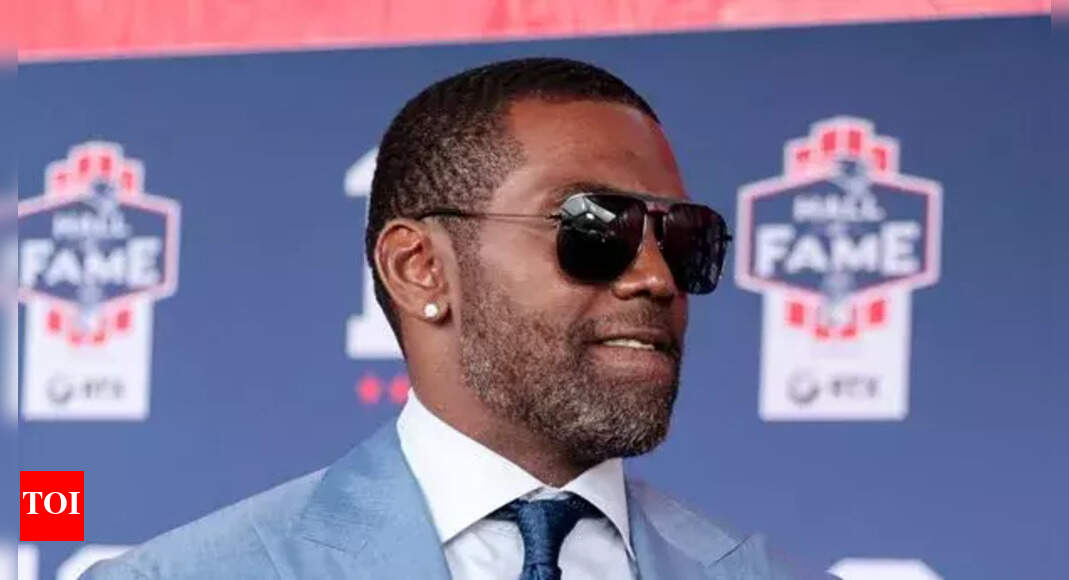"Please keep me in your prayers": Former NFL star Randy Moss shares an ...