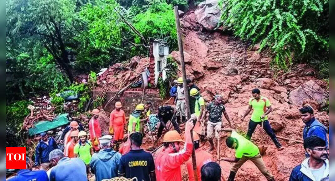 Tamil Nadu Landslide: Rescuers had to watch out for rocks falling as ...