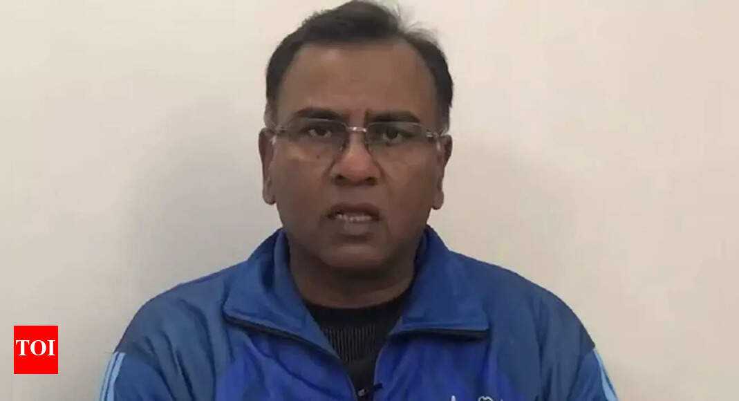 Basit Ali questions former Pakistan skipper's return to Test side ...