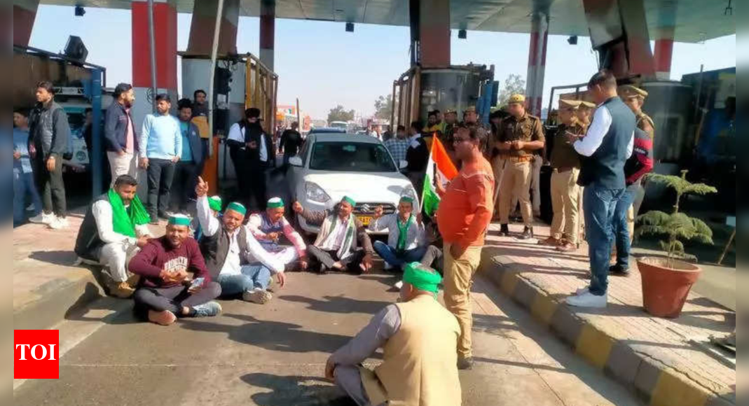 Farmers Protest: March Stopped by Police Causes Chaos on West UP Roads ...
