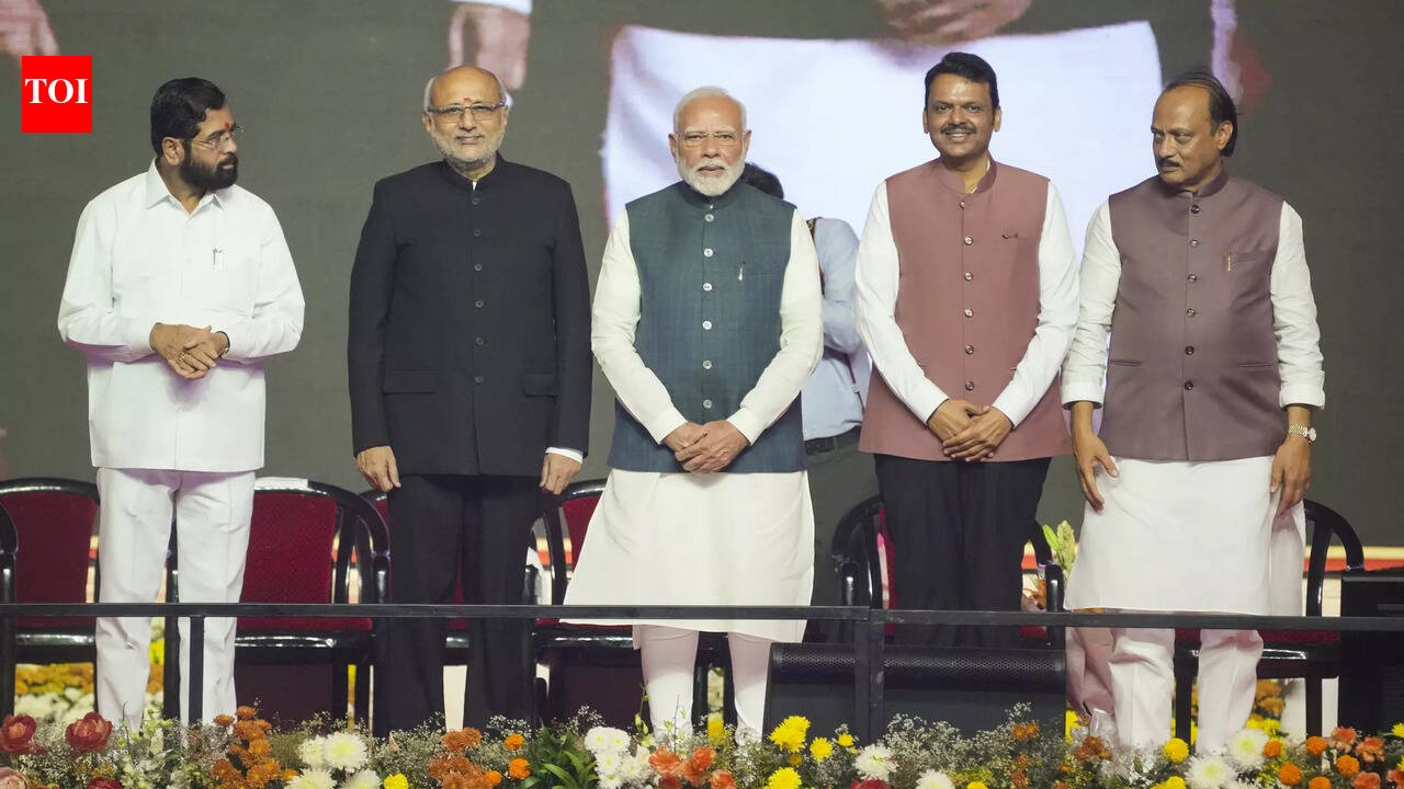 Maharashtra CM Devendra Fadnavis Oath Ceremony Highlights: 'Blend of ...