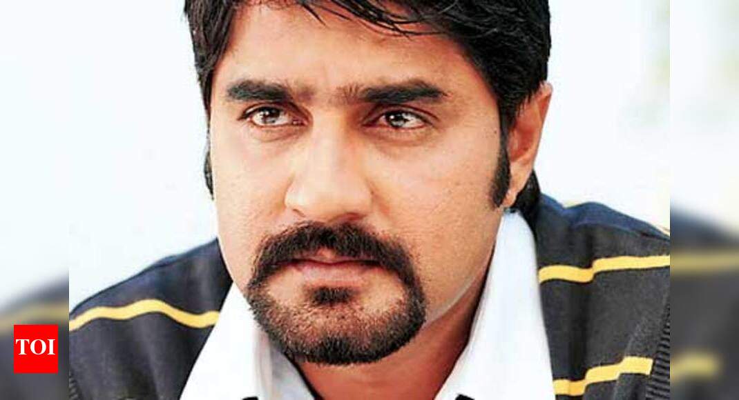 Venkatesh signs film with Srikanth | Tamil Movie News - Times of India