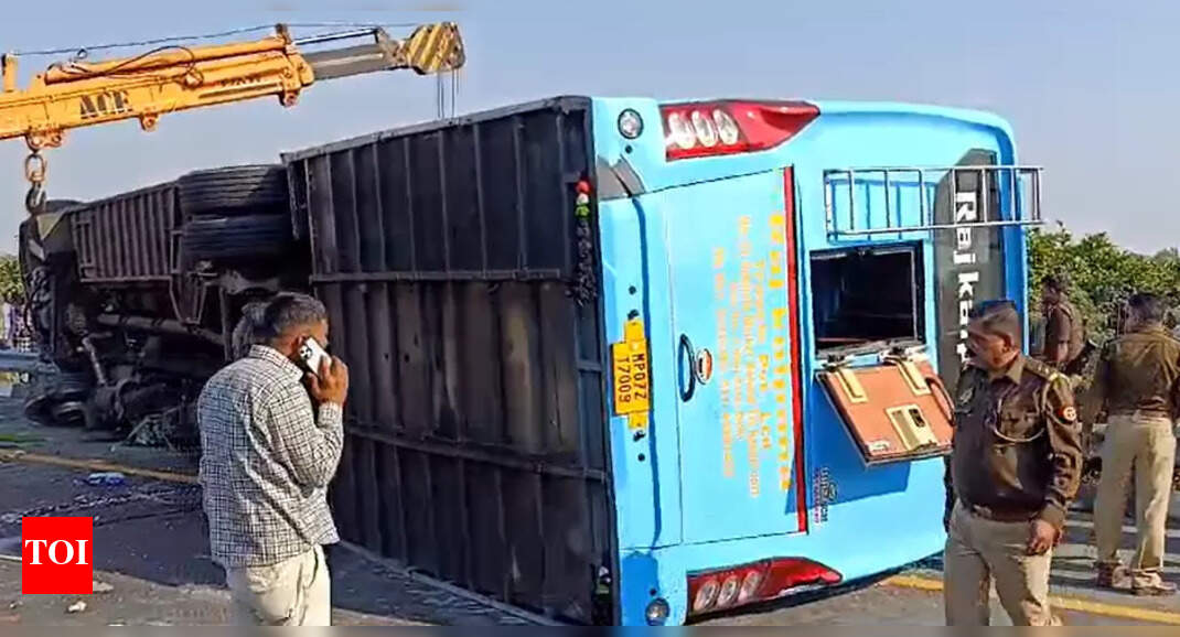 Lucknow Expressway Bus Accident: 8 dead, 40 injured as bus collides with tanker on Agra-Lucknow ...