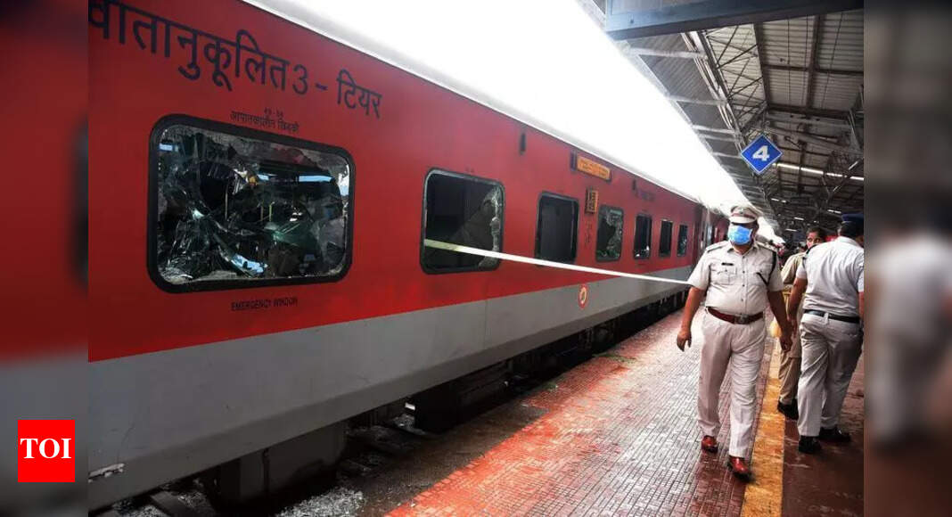 Chaos on Shanti Express as Passengers Report Missing Belongings ...