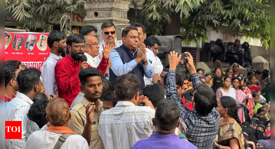 Thane: Samajwadi Party MLA Rais Shaikh denies EVM tampering allegations ...