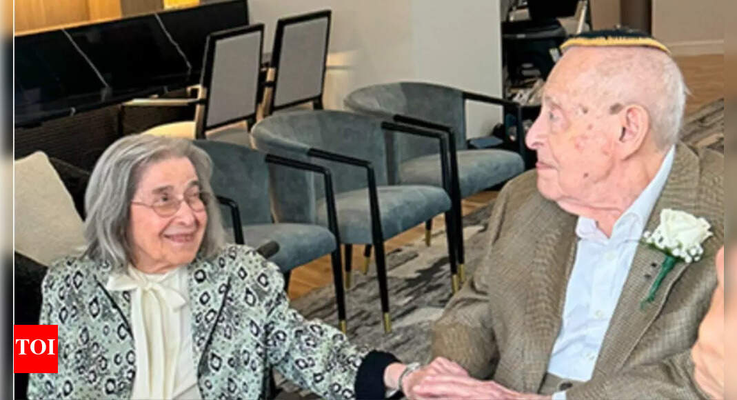 Meet the oldest newlywed couple: 102-year-old bride and 100-year-old ...
