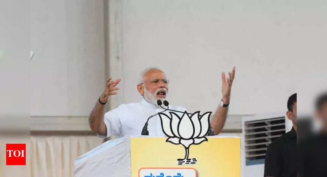 Prime Minister Narendra Modi: Bomb Threat to PM Modi: FIR Filed After ...