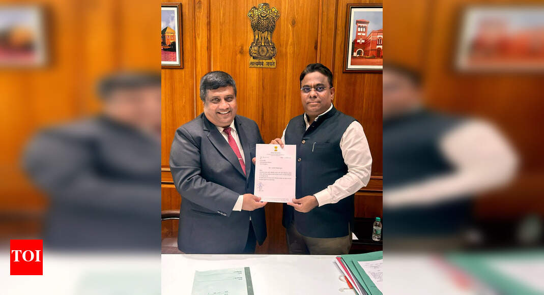 SP MLA Rais Shaikh moves bill to curb defamation of religious leaders ...