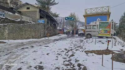 Uttarakhand Witnesses First Snowfall of the Season, Boosting Tourism ...