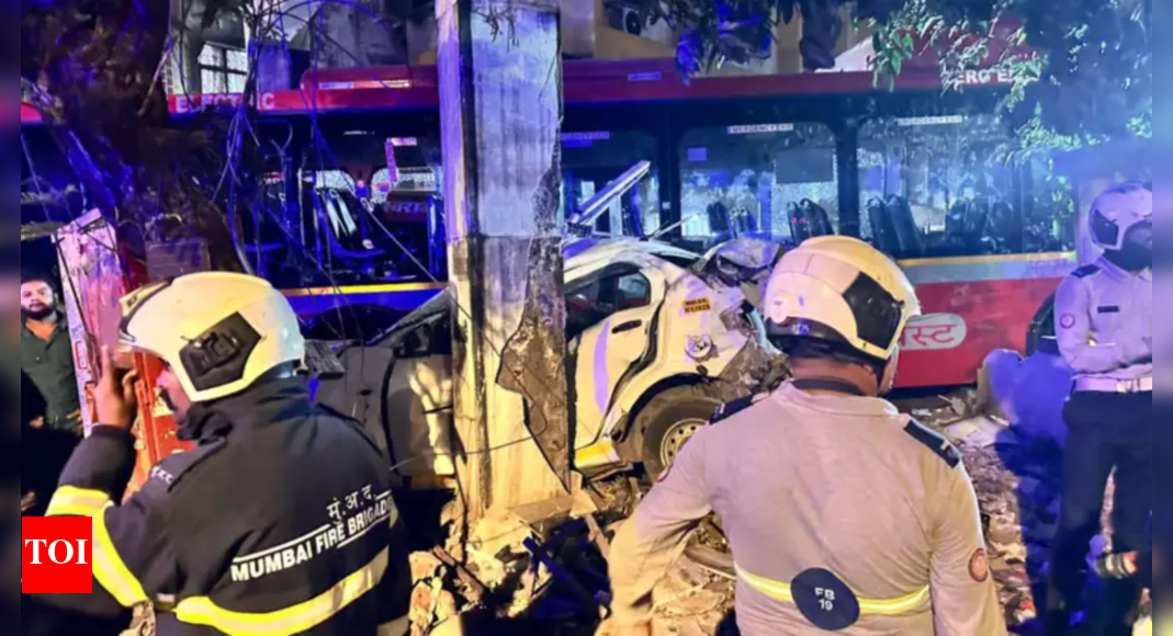 Kurla Bus Accident: 4 Dead, 29 Injured as BEST Bus Rams Into Vehicles and Pedestrians | Mumbai ...