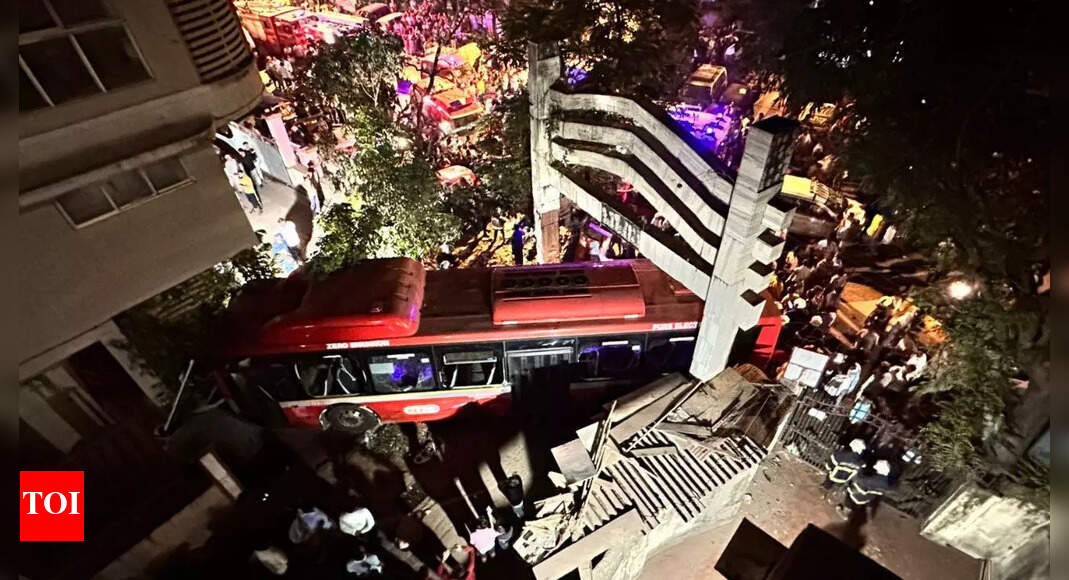 Mumbai bus crash: Death toll rises to 6 in Kurla mishap, forensic team ...